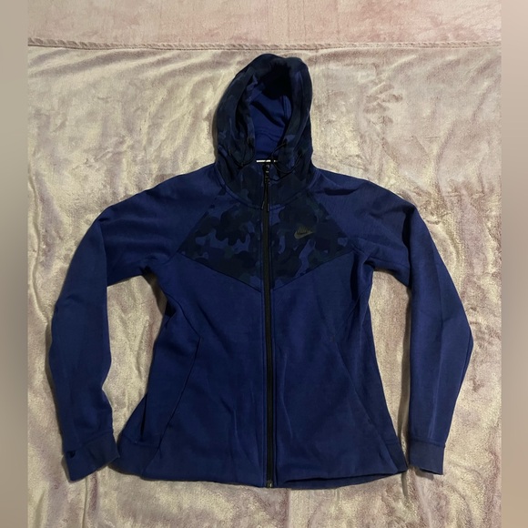 Nike | Tops | Euc Nike Tech Fleece Zip Up Jacket | Poshmark